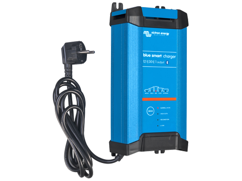 Victron Energy Blue Smart IP22 12V 30A (1) akkulaturi - Adita verkkokauppa